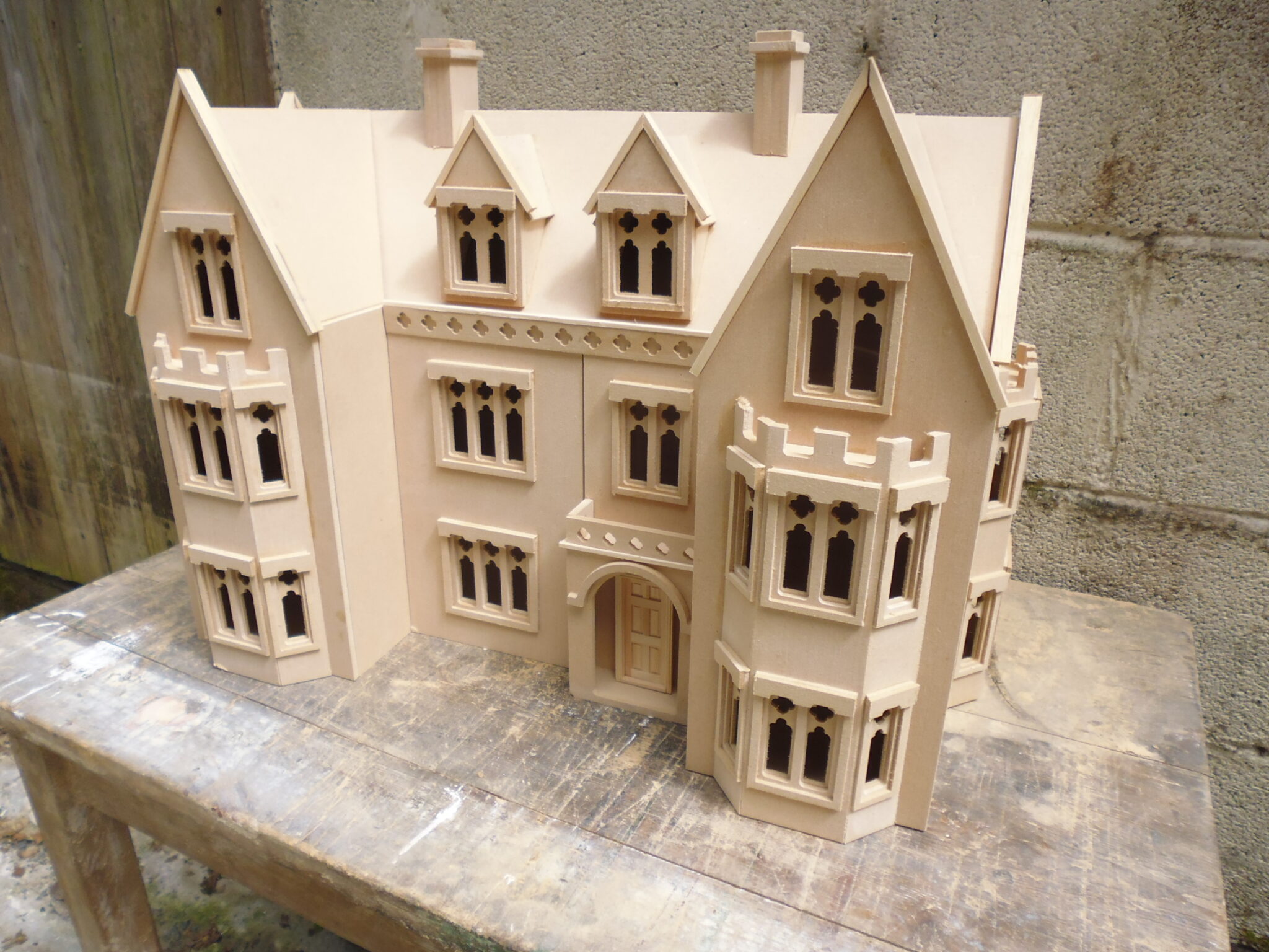 The Draycott Gothic Manor - Dolls House Direct
