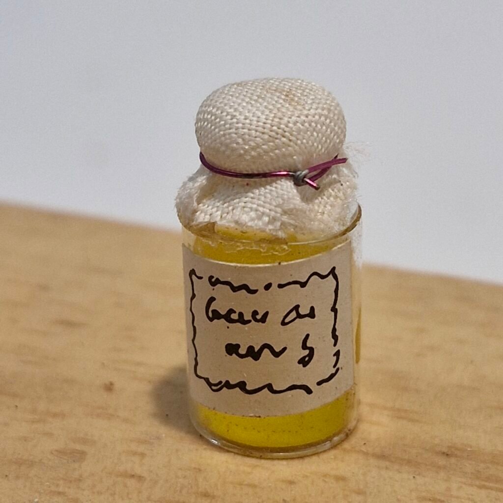 Vintage Glass Jam Jar, JA31 - Dolls House Direct